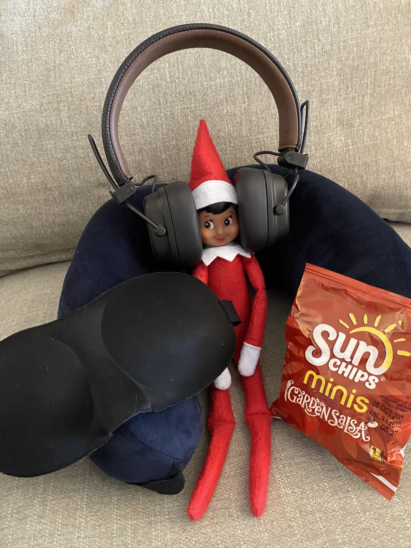 The Elf Travels The World - Elf Ready for Flight - WLS | Wanderlust Social