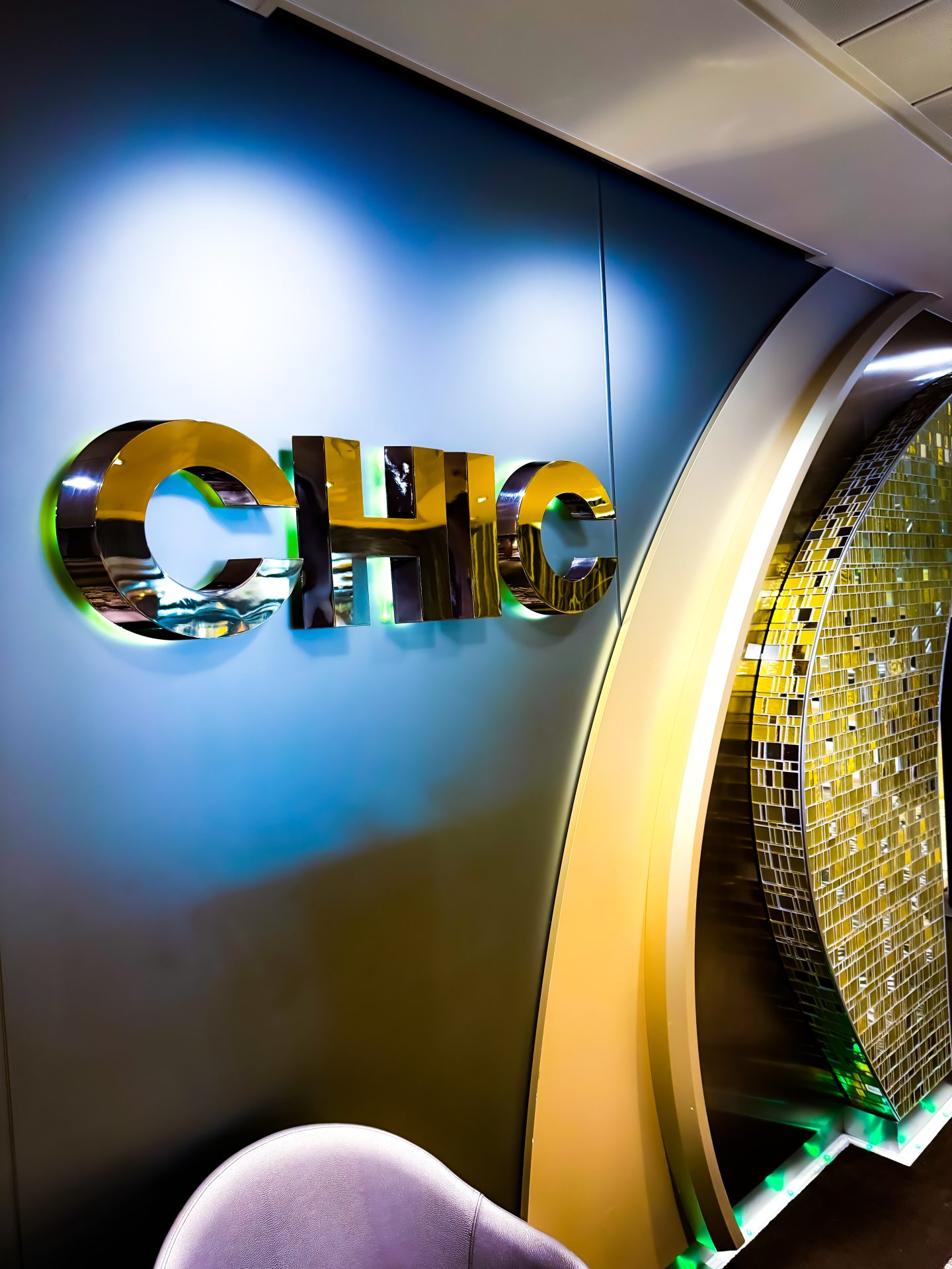 Ovation of the Seas - Chic Sign - WLS | Wanderlust Social